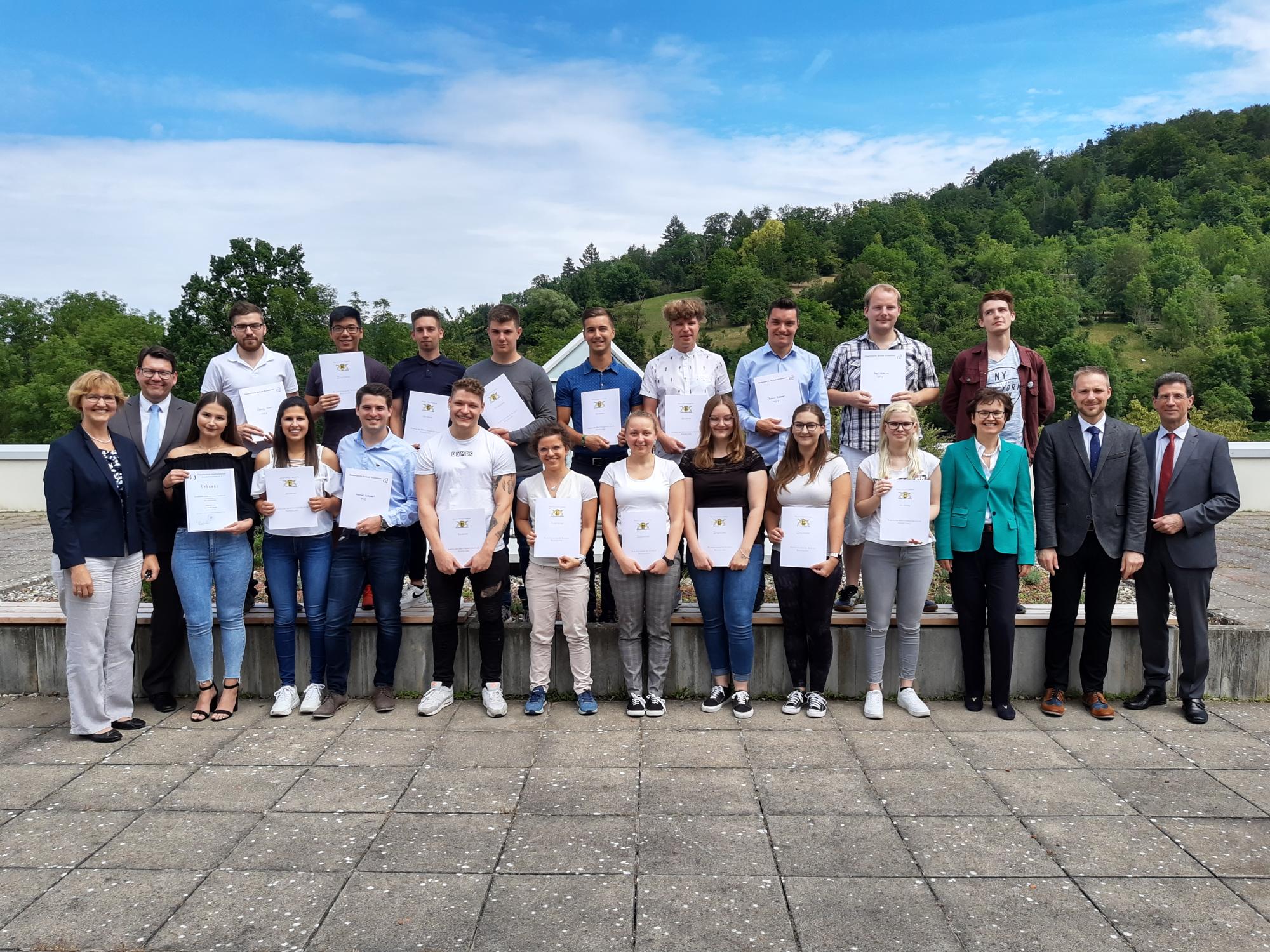 Herzlichen Glückwunsch zum Abitur! | Kaufmännische Schule Künzelsau